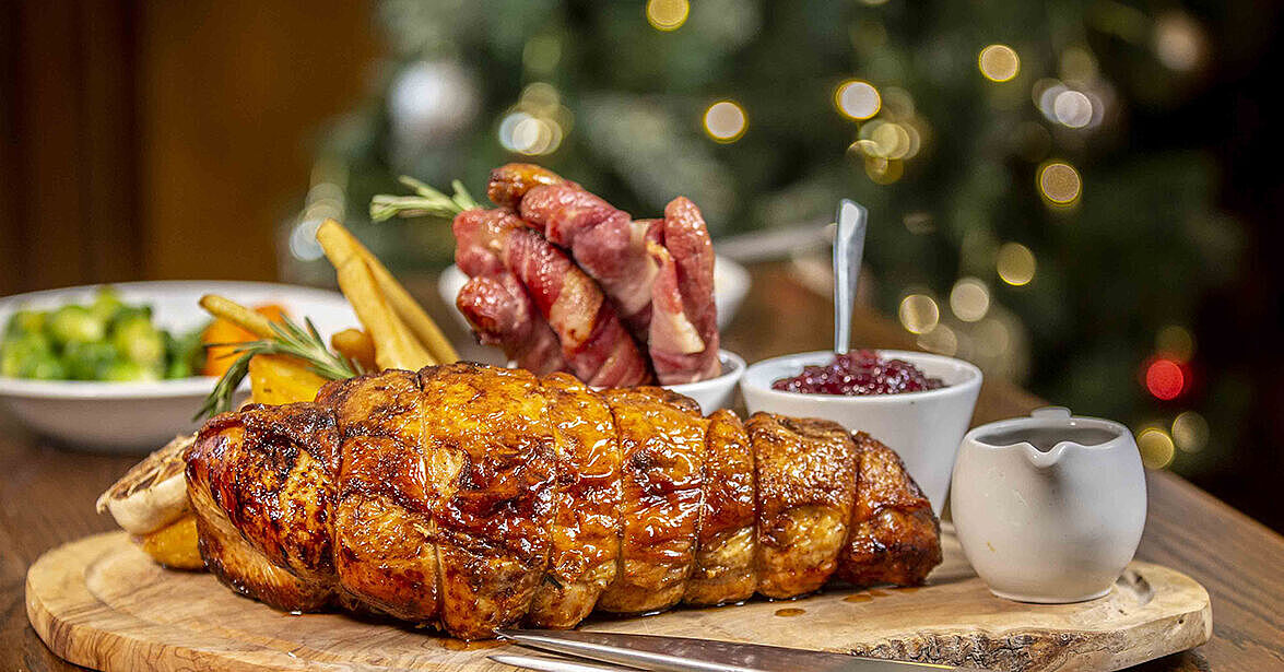 Christmas lunch and dinner 2025 in Wiltshire - Three Crowns Devizes